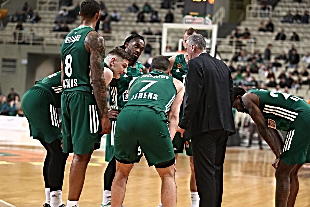 Παναθηναϊκός: Οι δύο παίκτες που τα έδωσαν όλα στην άμυνα με Βαλένθια ...