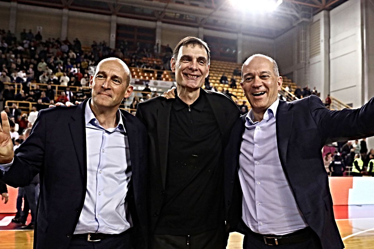 ΚΑΕ Ολυμπιακός σε Γιαννακοπουλο: «Παρκαδόρε, σταματά να προκαλείς ...