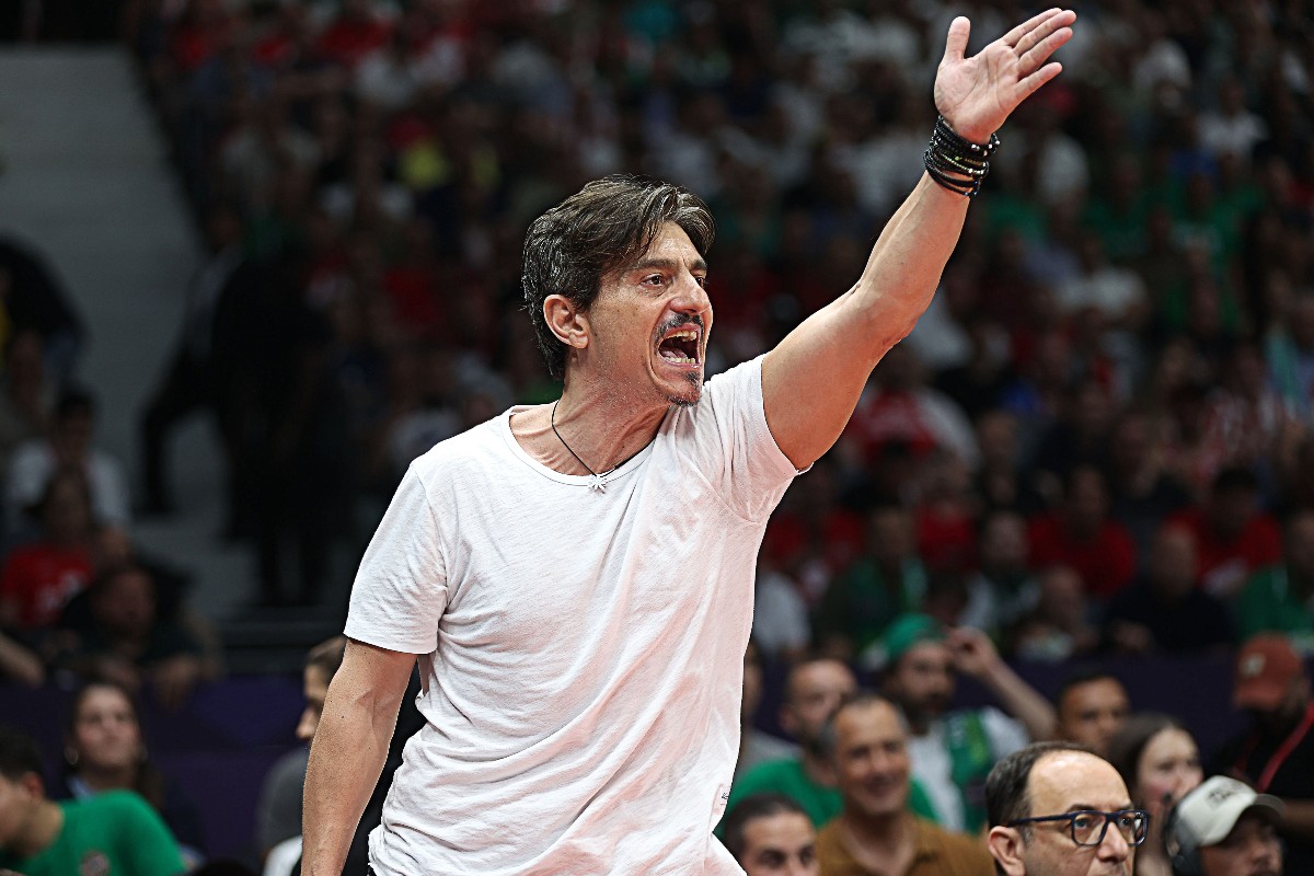 Γιαννακόπουλος: Απάντησε στις ύβρεις των οπαδών του Ολυμπιακού - Όλα ...